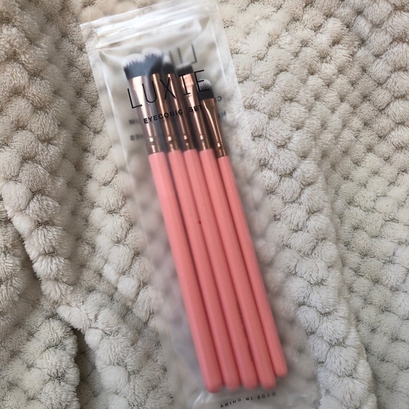 Luxie | Makeup | Luxie Eyeconic Brush Set | Poshmark